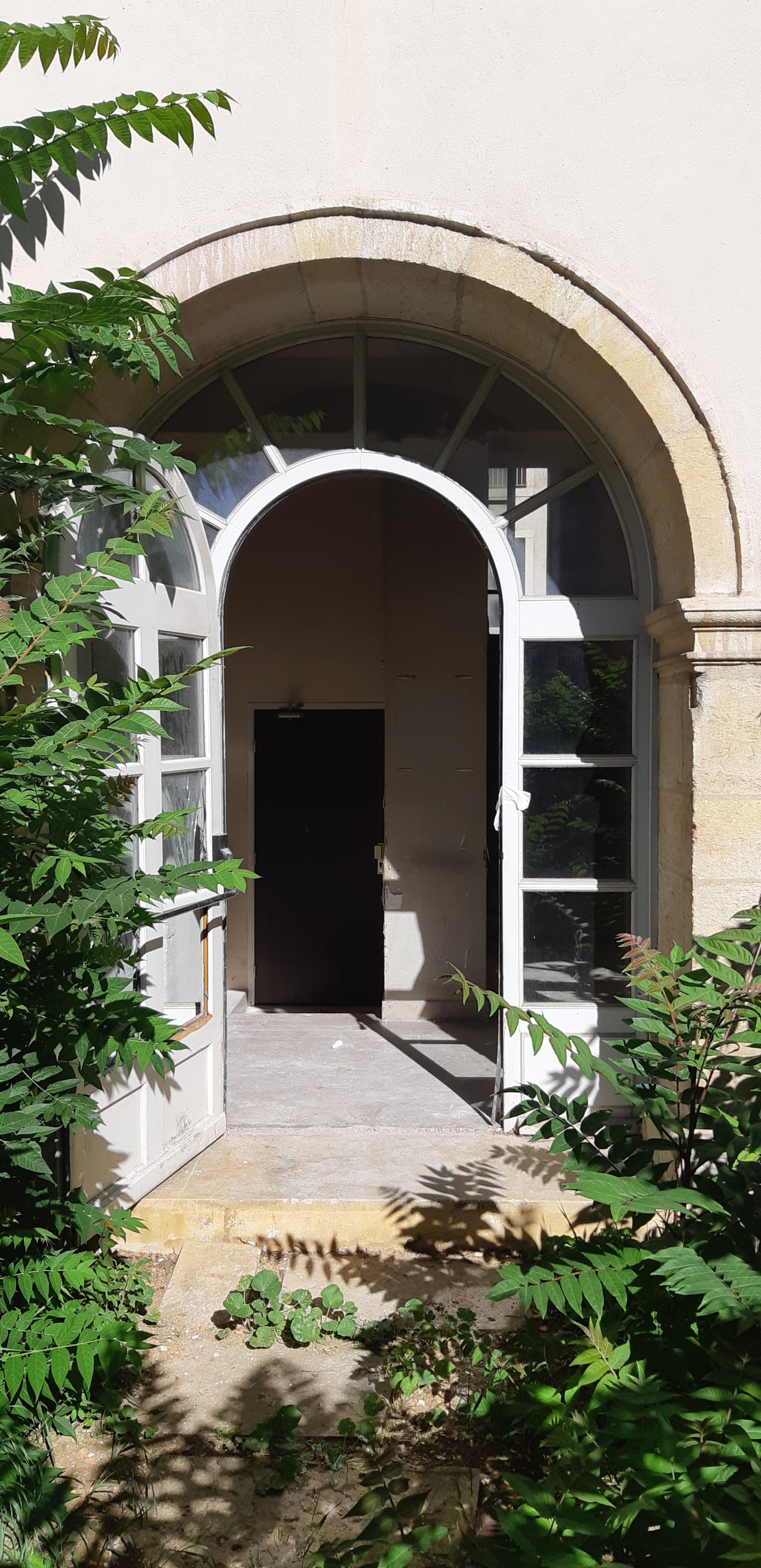 Porte d'entrée un vantail avec fixe périphérique plein cintre ...